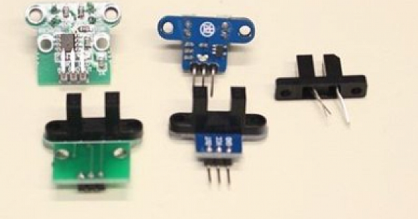 Robotic car with speed sensor